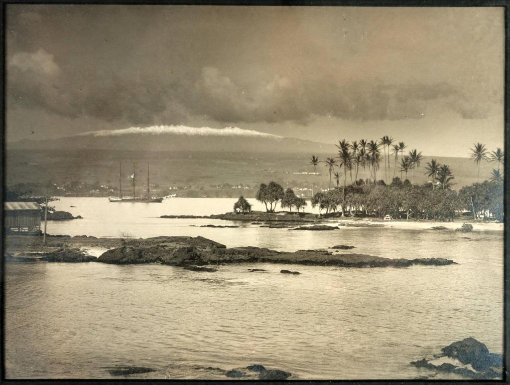 Hilo Gallery – Tales of Hawai'i